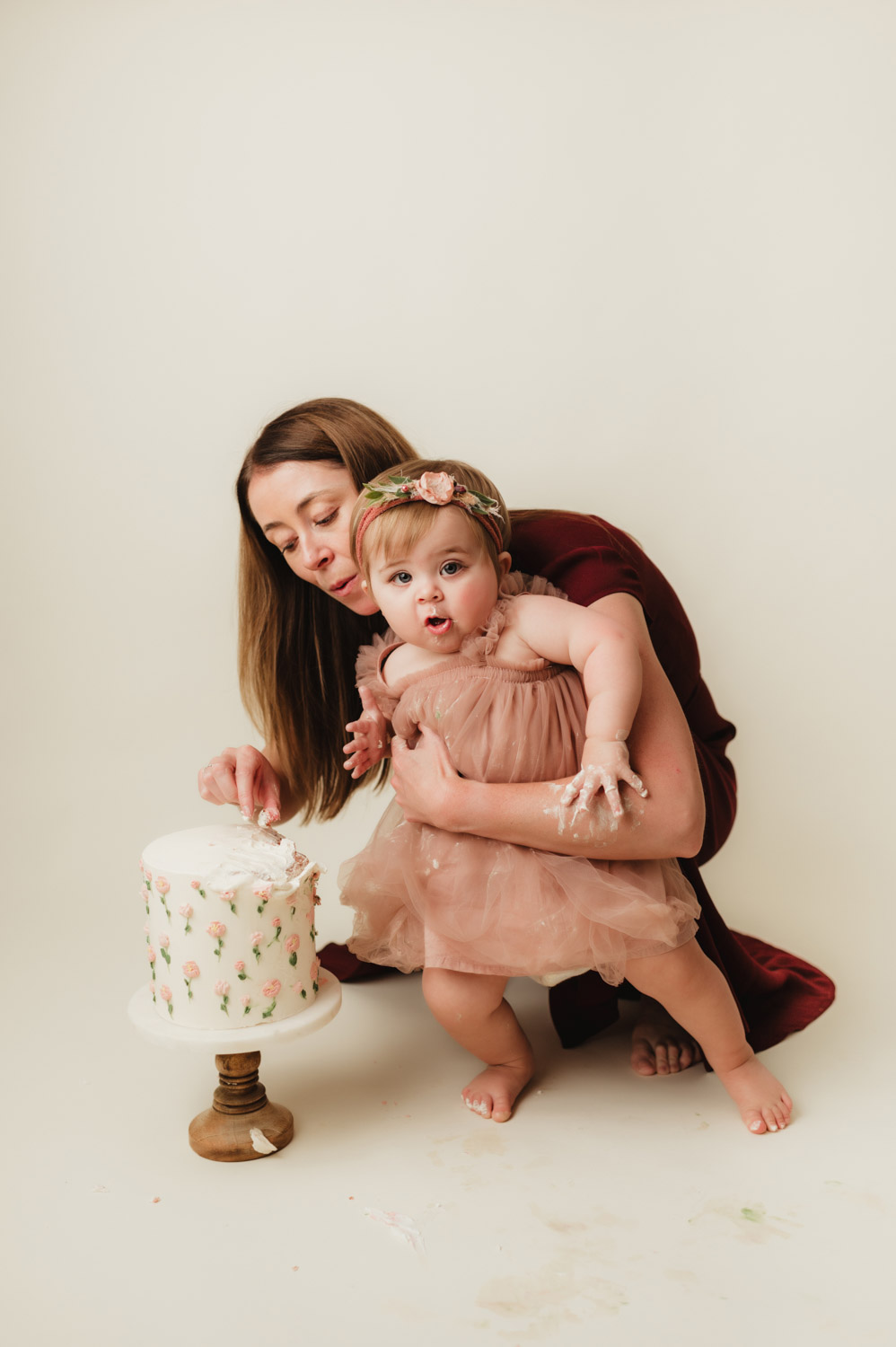 Minimalist Floral Cake Smash - Lafayette, Indiana - Kelly McPhail ...