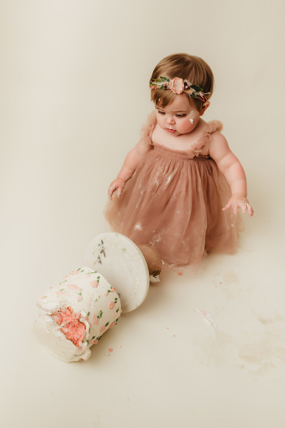 Minimalist Floral Cake Smash - Lafayette, Indiana - Kelly McPhail ...