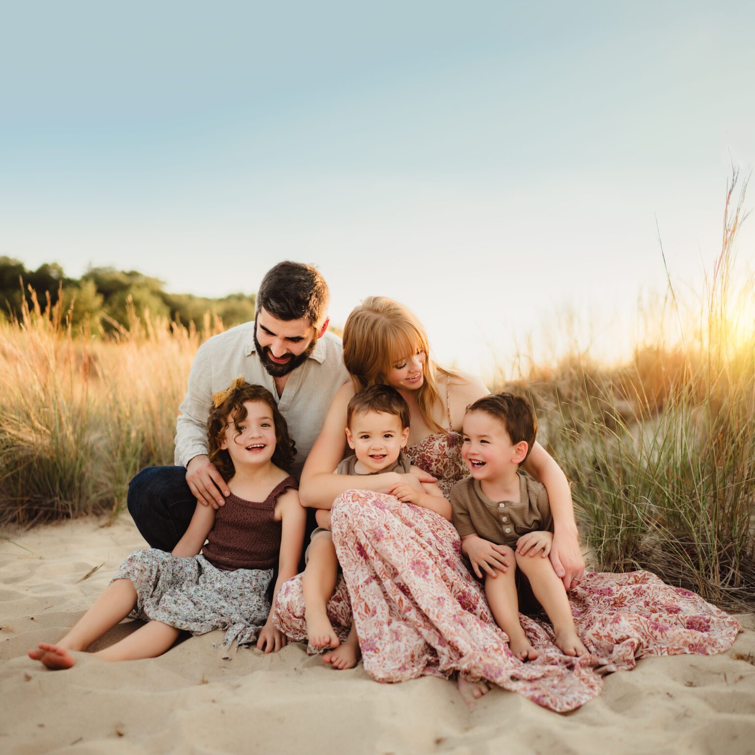 50 Must-Try Family Poses: The Posing Guide That Can Transform Your ...