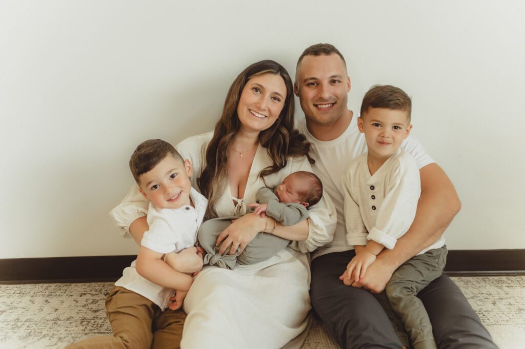 Why Neutral Colors are Perfect for Lifestyle Newborn Photos - Kelly ...
