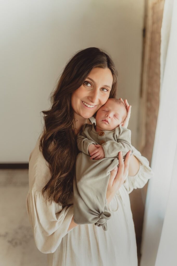 Why Neutral Colors are Perfect for Lifestyle Newborn Photos - Kelly ...