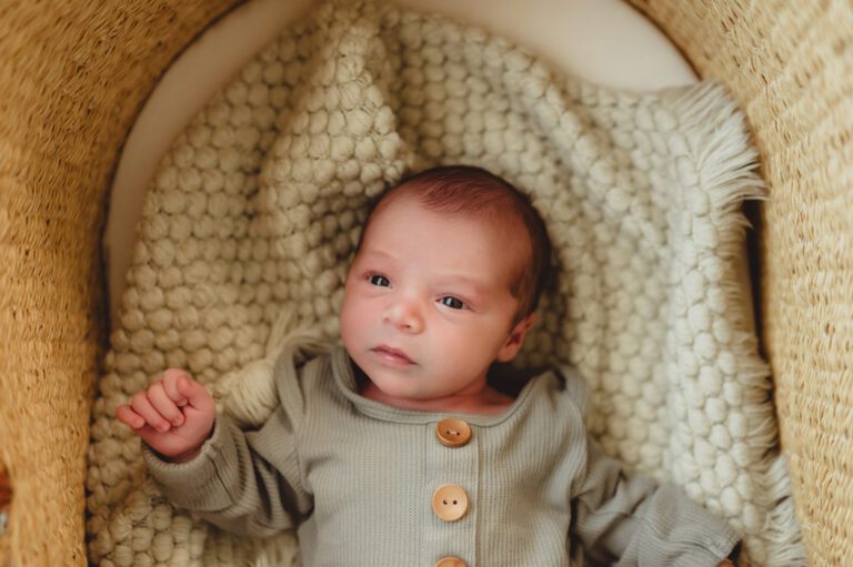 Why Neutral Colors are Perfect for Lifestyle Newborn Photos - Kelly ...