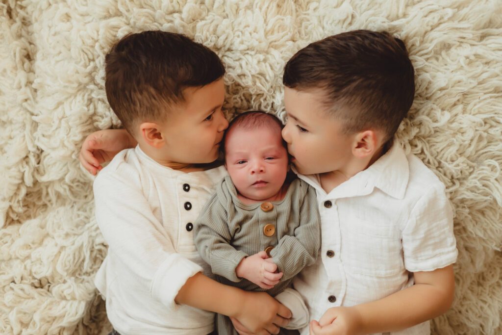 Why Neutral Colors are Perfect for Lifestyle Newborn Photos - Kelly ...